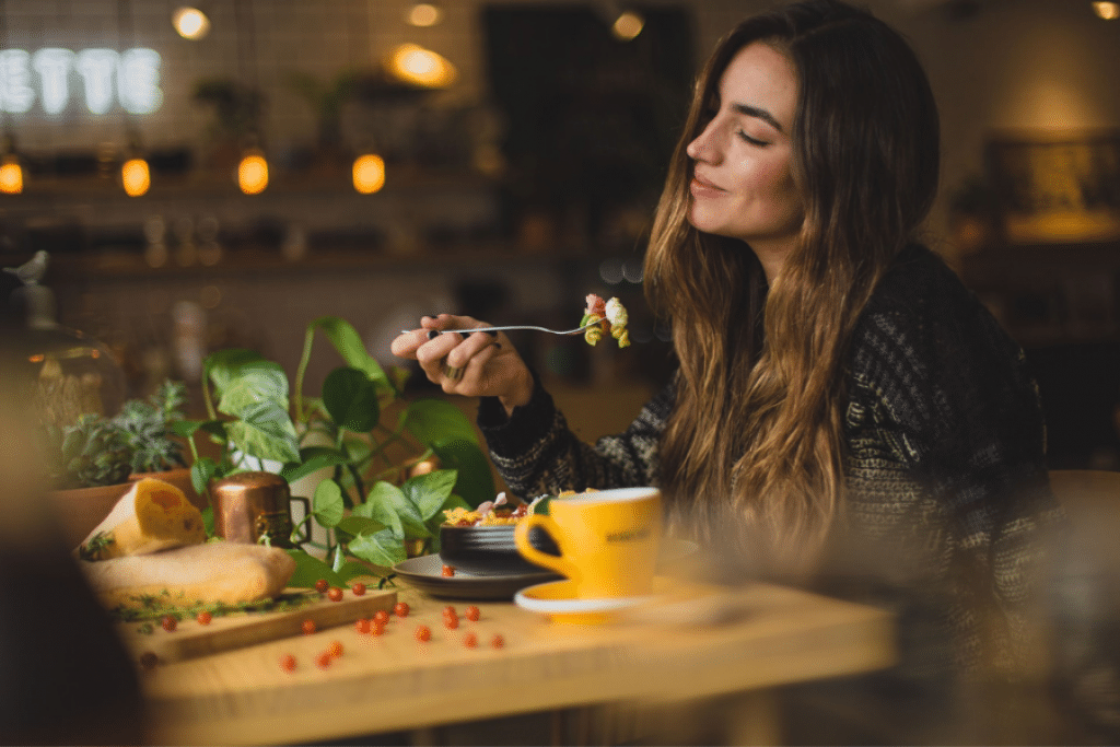 20 Eating Out vs Cooking at Home Statistics for 2023
